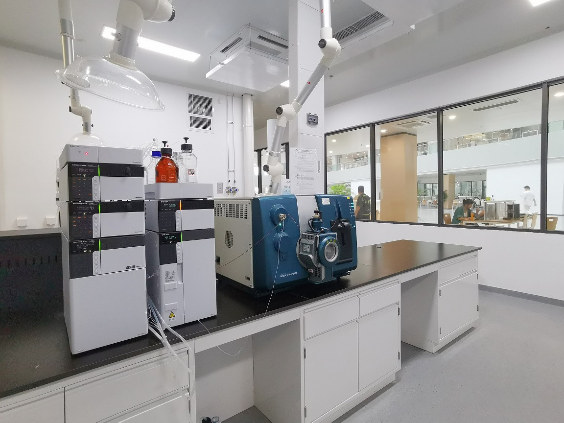 四极杆复合线性离子阱质谱仪（液质联用仪）|中国药科大学大型仪器共享平台